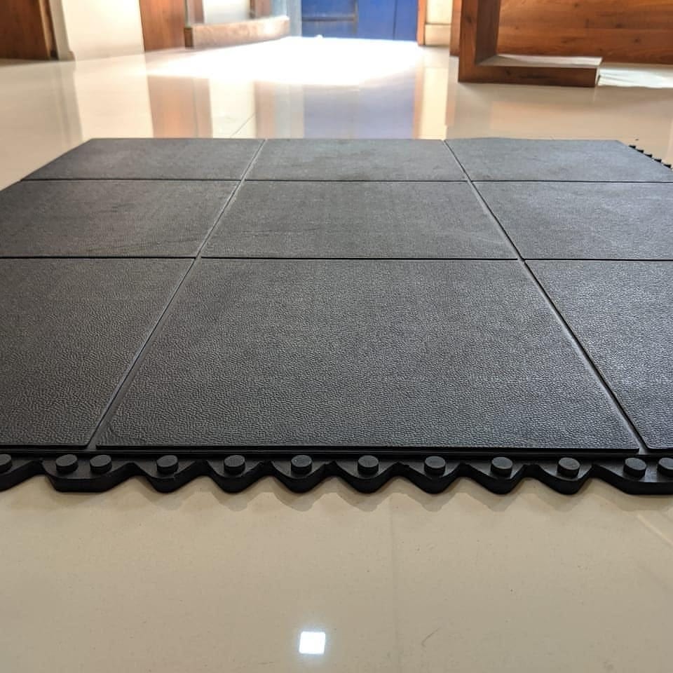 Solid Top Rubber Mat